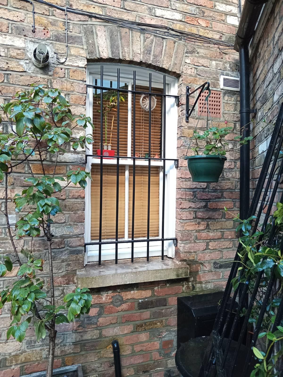 Metal Gates & Grilles Tottenham | Collapsible Gates